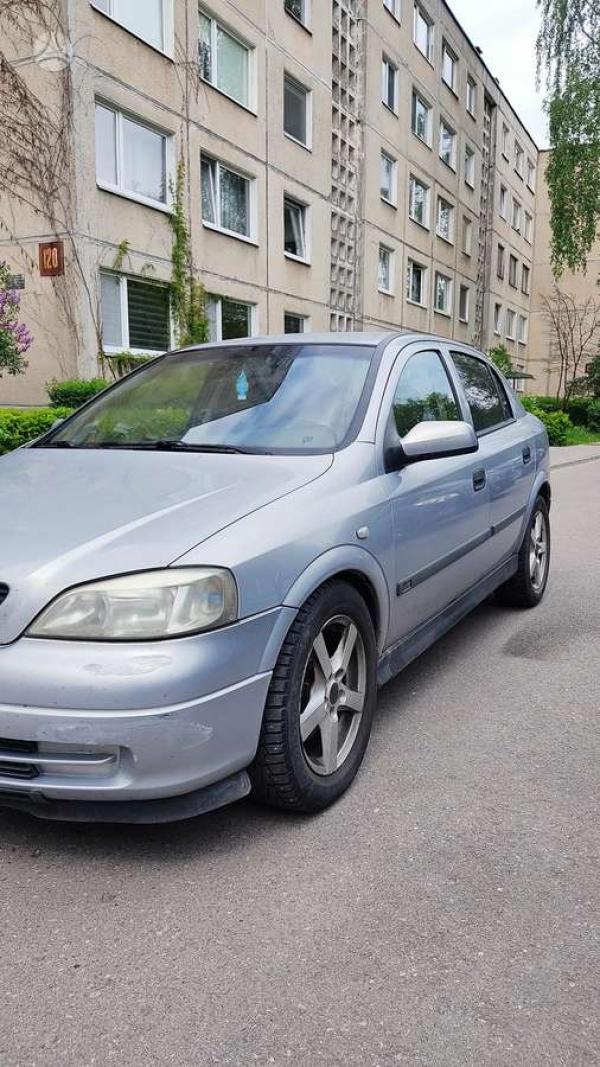 Grey Opel Astra 2002 in Vilnius, with an engine capacity of 2.00 L and mileage of 280 thousand km for 600 €, photo 1 on AUTOMOTO.COM.LV