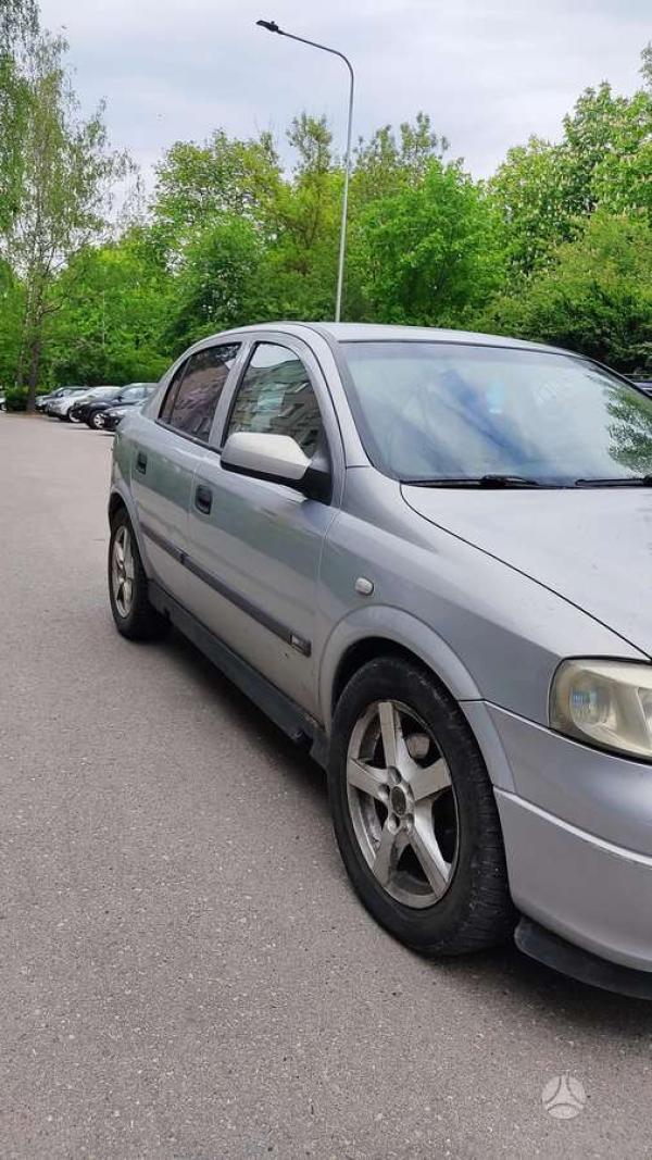 Grey Opel Astra 2002 in Vilnius, with an engine capacity of 2.00 L and mileage of 280 thousand km for 600 €, photo 3 on AUTOMOTO.COM.LV