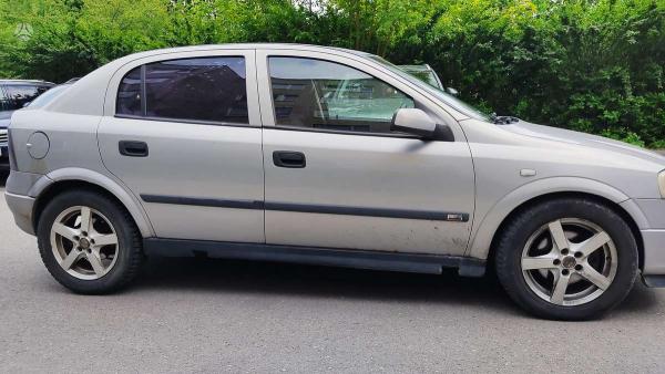 Grey Opel Astra 2002 in Vilnius, with an engine capacity of 2.00 L and mileage of 280 thousand km for 600 €, photo 4 on AUTOMOTO.COM.LV