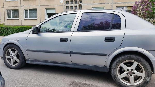 Grey Opel Astra 2002 in Vilnius, with an engine capacity of 2.00 L and mileage of 280 thousand km for 600 €, photo 7 on AUTOMOTO.COM.LV