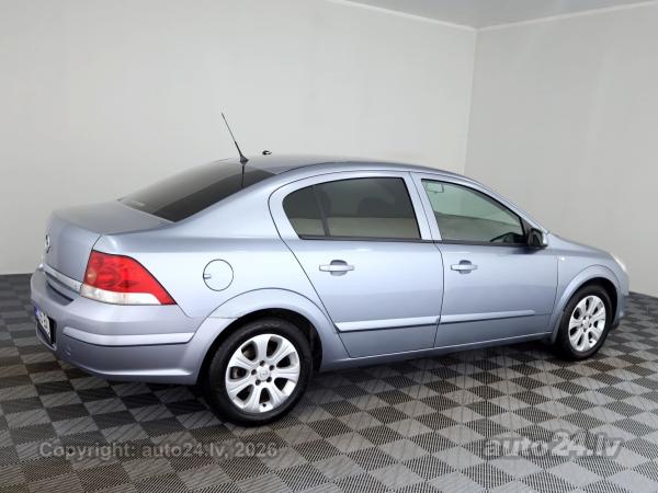 Pelēks Opel Astra 2007 Tallina, ar dzinēja tilpumu 1.60 L un nobraukumu 133 tūkst. km par 1799 €, foto 3 vietnē AUTOMOTO.COM.LV