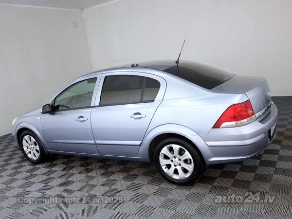Pelēks Opel Astra 2007 Tallina, ar dzinēja tilpumu 1.60 L un nobraukumu 133 tūkst. km par 1799 €, foto 4 vietnē AUTOMOTO.COM.LV