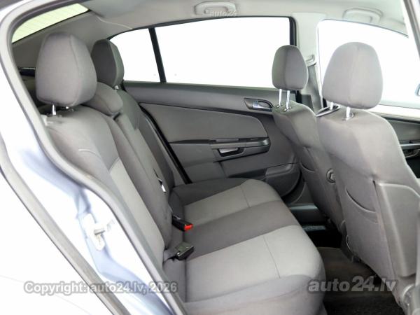 Pelēks Opel Astra 2007 Tallina, ar dzinēja tilpumu 1.60 L un nobraukumu 133 tūkst. km par 1799 €, foto 7 vietnē AUTOMOTO.COM.LV