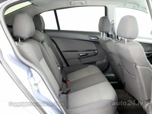 Pelēks Opel Astra 2007 Tallina, ar dzinēja tilpumu 1.60 L un nobraukumu 133 tūkst. km par 1799 €, foto 8 vietnē AUTOMOTO.COM.LV
