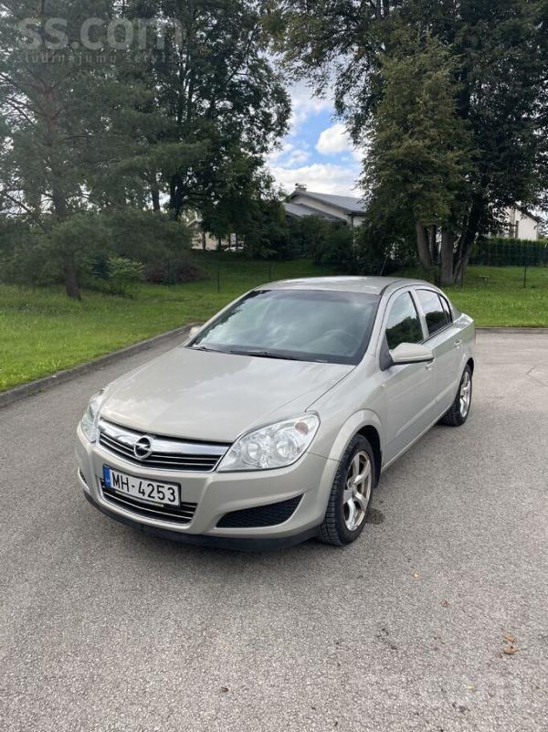 Pelēks Opel Astra 2007 Rīga, ar dzinēja tilpumu 1.60 L un nobraukumu 186 tūkst. km par 1300 €, foto 1 vietnē AUTOMOTO.COM.LV
