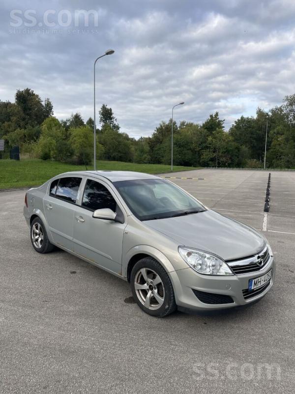 Pelēks Opel Astra 2007 Rīga, ar dzinēja tilpumu 1.60 L un nobraukumu 186 tūkst. km par 1300 €, foto 3 vietnē AUTOMOTO.COM.LV