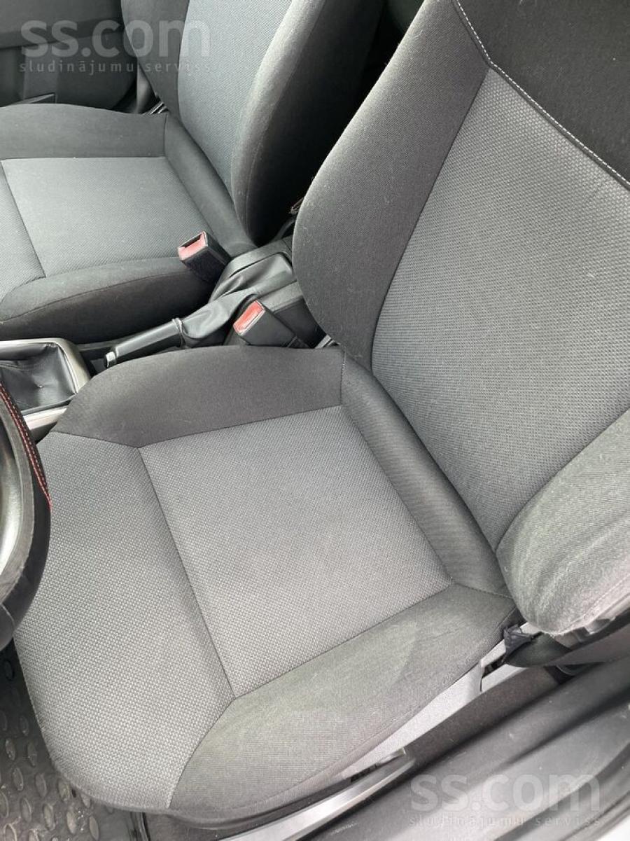 Grey Opel Astra 2007 in Riga, with an engine capacity of 1.60 L and mileage of 186 thousand km for 1300 €, photo 6 on AUTOMOTO.COM.LV