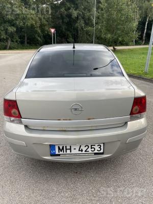 Grey Opel Astra 2007 in Riga, with an engine capacity of 1.60 L and mileage of 186 thousand km for 1300 €, photo 7 on AUTOMOTO.COM.LV