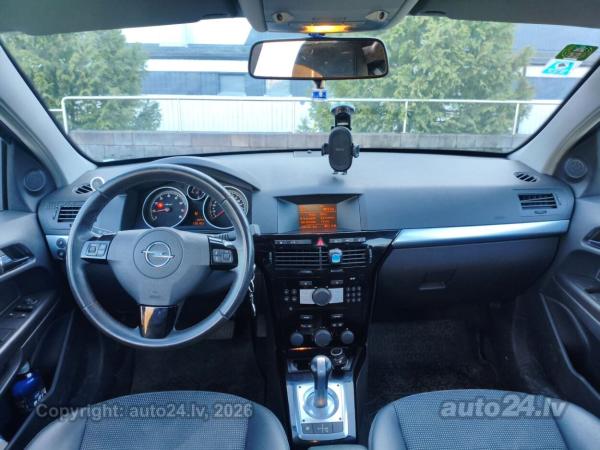 Pelēks Opel Astra 2008 Tallina, ar dzinēja tilpumu 1.60 L un nobraukumu 170 tūkst. km par 1800 €, foto 8 vietnē AUTOMOTO.COM.LV