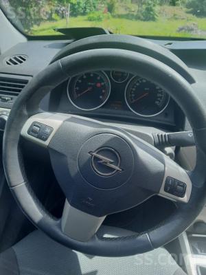 Grey Opel Astra 2008 in Preili, with an engine capacity of 1.60 L and mileage of 247 thousand km for 1980 €, photo 8 on AUTOMOTO.COM.LV