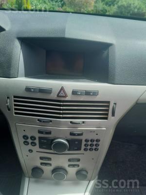 Grey Opel Astra 2008 in Preili, with an engine capacity of 1.60 L and mileage of 247 thousand km for 1980 €, photo 12 on AUTOMOTO.COM.LV