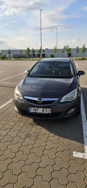 Pelēks Opel Astra 2011 Kauņa, ar dzinēja tilpumu 1.69 L un nobraukumu 244 tūkst. km par 1100 €, foto  vietnē AUTOMOTO.COM.LV