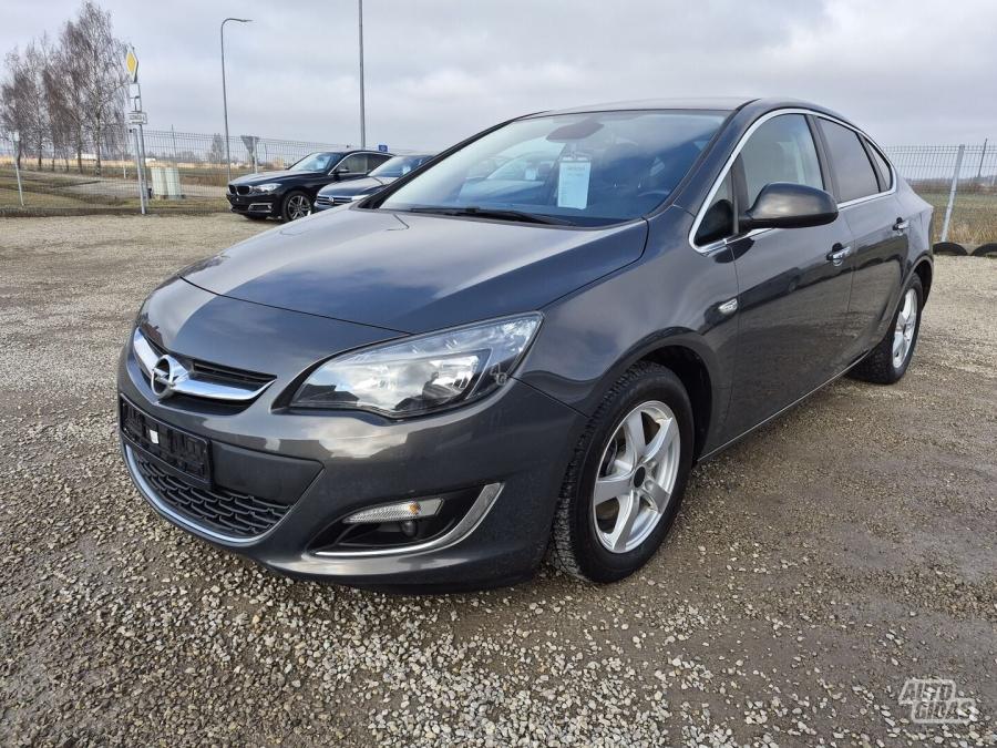 Pelēks Opel Astra 2012 Viļņa, ar dzinēja tilpumu 1.70 L un nobraukumu 258 tūkst. km par 3950 €, foto 1 vietnē AUTOMOTO.COM.LV