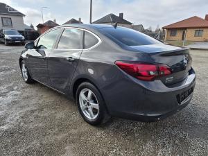 Pelēks Opel Astra 2012 Viļņa, ar dzinēja tilpumu 1.70 L un nobraukumu 258 tūkst. km par 3950 €, foto 6 vietnē AUTOMOTO.COM.LV