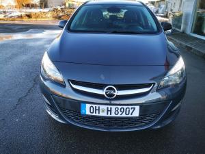 Grey Opel Astra 2014 in Klaipeda, with an engine capacity of 1.70 L and mileage of 197 thousand km for 4490 €, photo 2 on AUTOMOTO.COM.LV