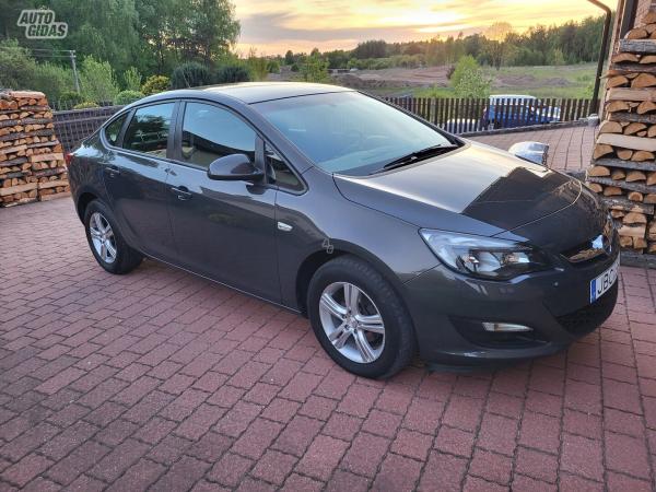 Pelēks Opel Astra 2014 Viļņa, ar dzinēja tilpumu 1.20 L un nobraukumu 99 tūkst. km par 4200 €, foto 1 vietnē AUTOMOTO.COM.LV