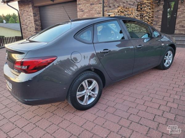 Pelēks Opel Astra 2014 Viļņa, ar dzinēja tilpumu 1.20 L un nobraukumu 99 tūkst. km par 4200 €, foto 2 vietnē AUTOMOTO.COM.LV
