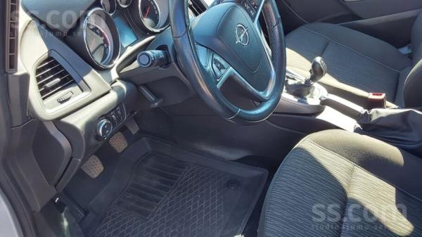 Pelēks Opel Astra 2016 Rīga, ar dzinēja tilpumu 1.40 L un nobraukumu 88 tūkst. km par 6998 €, foto 9 vietnē AUTOMOTO.COM.LV