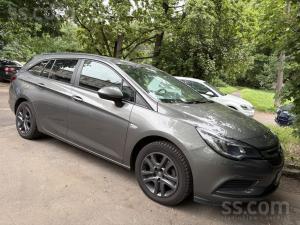 Grey Opel Astra 2016 in Riga, with an engine capacity of 1.60 L and mileage of 261 thousand km for 4550 €, photo 6 on AUTOMOTO.COM.LV
