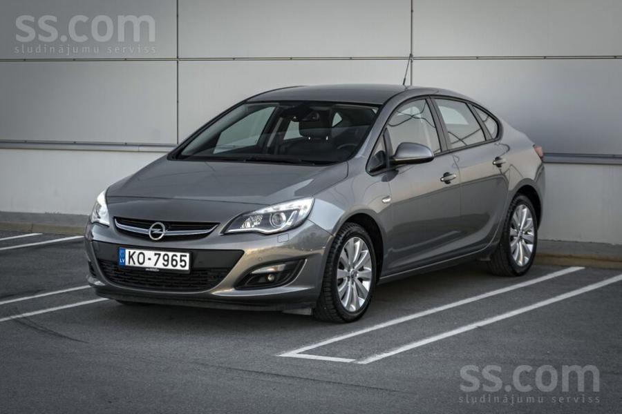 Grey Opel Astra 2017 in Riga, with an engine capacity of 1.40 L and mileage of 79 thousand km for 7990 €, photo 1 on AUTOMOTO.COM.LV