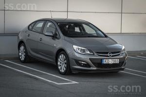 Grey Opel Astra 2017 in Riga, with an engine capacity of 1.40 L and mileage of 79 thousand km for 7990 €, photo 4 on AUTOMOTO.COM.LV