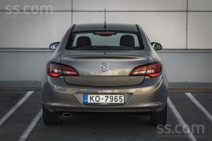 Grey Opel Astra 2017 in Riga, with an engine capacity of 1.40 L and mileage of 79 thousand km for 7990 €, photo 6 on AUTOMOTO.COM.LV