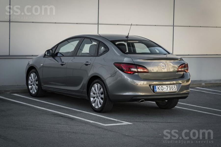 Grey Opel Astra 2017 in Riga, with an engine capacity of 1.40 L and mileage of 79 thousand km for 7990 €, photo 7 on AUTOMOTO.COM.LV
