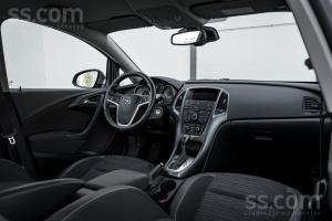 Grey Opel Astra 2017 in Riga, with an engine capacity of 1.40 L and mileage of 79 thousand km for 7990 €, photo 14 on AUTOMOTO.COM.LV
