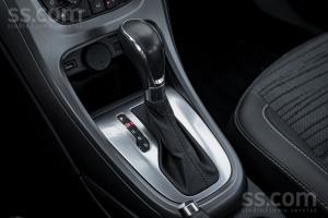 Grey Opel Astra 2017 in Riga, with an engine capacity of 1.40 L and mileage of 79 thousand km for 7990 €, photo 24 on AUTOMOTO.COM.LV