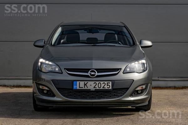 Grey Opel Astra 2019 in Riga, with an engine capacity of 1.60 L and mileage of 0 thousand km for 900 €, photo 2 on AUTOMOTO.COM.LV