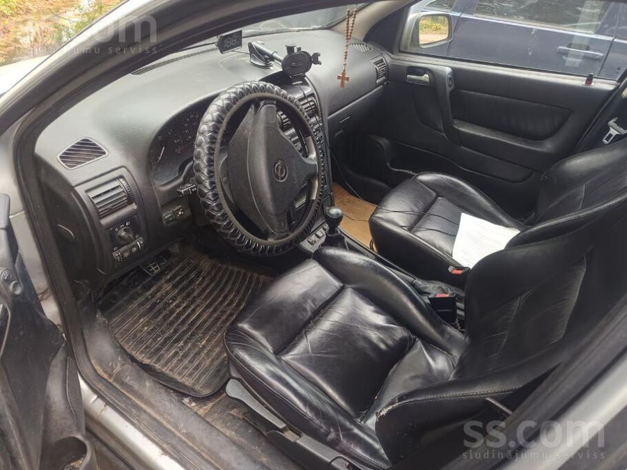 Grey Opel Astra 1999 in Tukums, with an engine capacity of 2.00 L and mileage of 385 thousand km for 350 €, photo 6 on AUTOMOTO.COM.LV