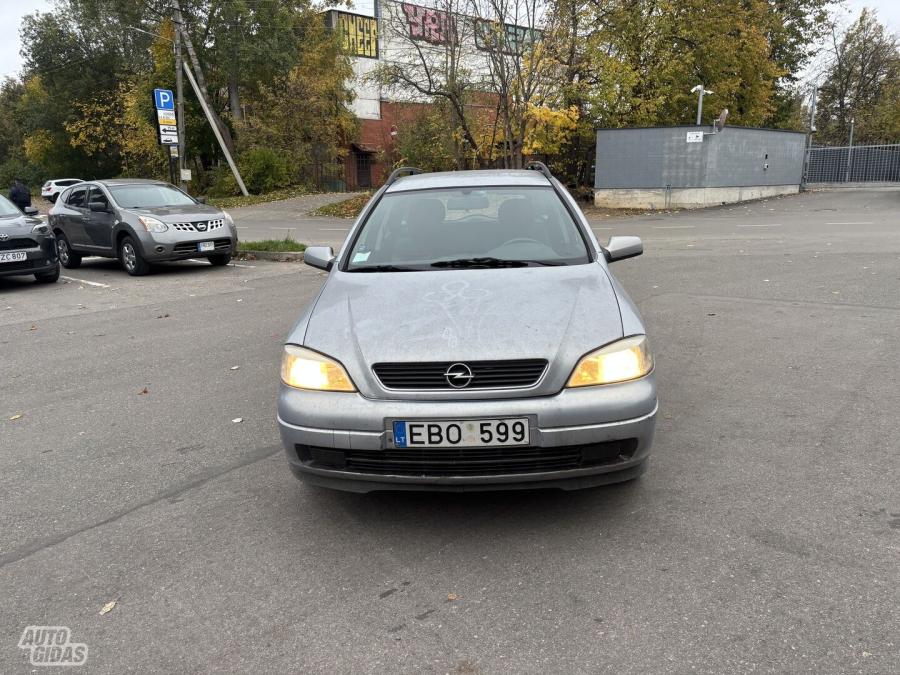 Grey Opel Astra 2000 in Vilnius, with an engine capacity of 1.60 L and mileage of 220 thousand km for 760 €, photo 3 on AUTOMOTO.COM.LV