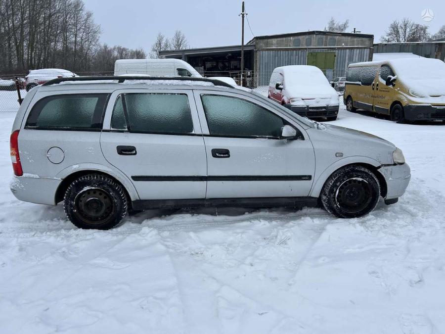 Grey Opel Astra 2002 in Vilkaviskis, with an engine capacity of 1.60 L and mileage of 160 thousand km for 850 €, photo 4 on AUTOMOTO.COM.LV