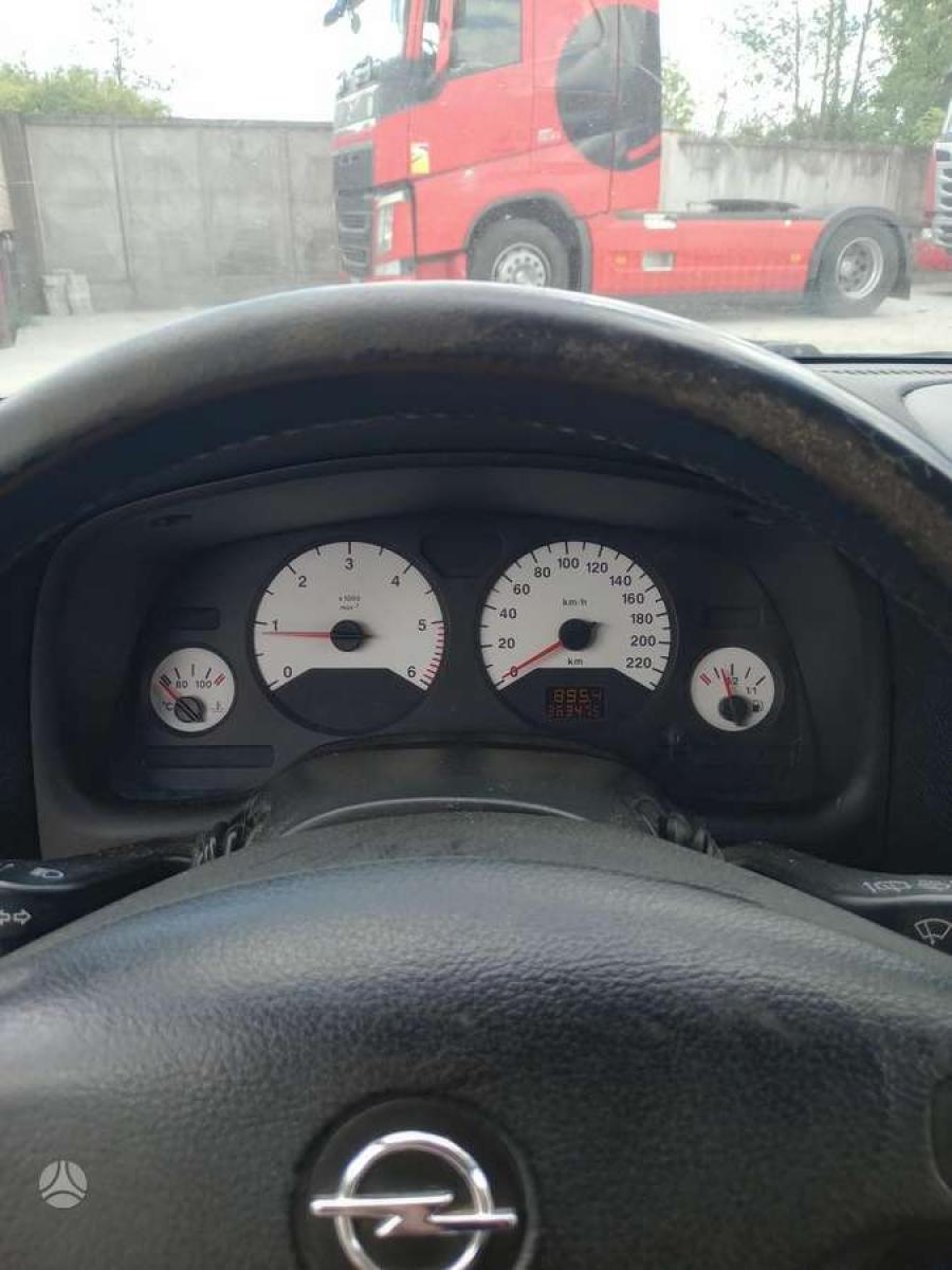 Pelēks Opel Astra 2002 Šalčininkai, ar dzinēja tilpumu 2.00 L un nobraukumu 360 tūkst. km par 500 €, foto 6 vietnē AUTOMOTO.COM.LV