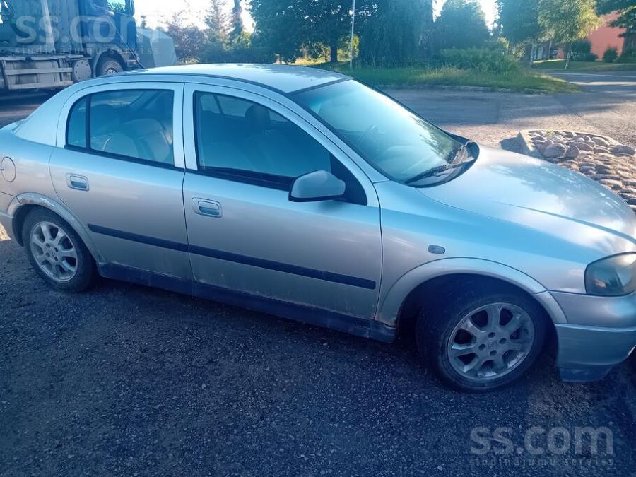 Pelēks Opel Astra 2003 Valmiera, ar dzinēja tilpumu 1.60 L un nobraukumu 305 tūkst. km par 230 €, foto 1 vietnē AUTOMOTO.COM.LV