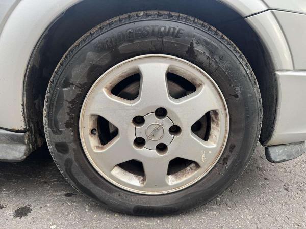 Grey Opel Astra 2003 in Alytus, with an engine capacity of 2.00 L and mileage of 308 thousand km for 1000 €, photo 9 on AUTOMOTO.COM.LV