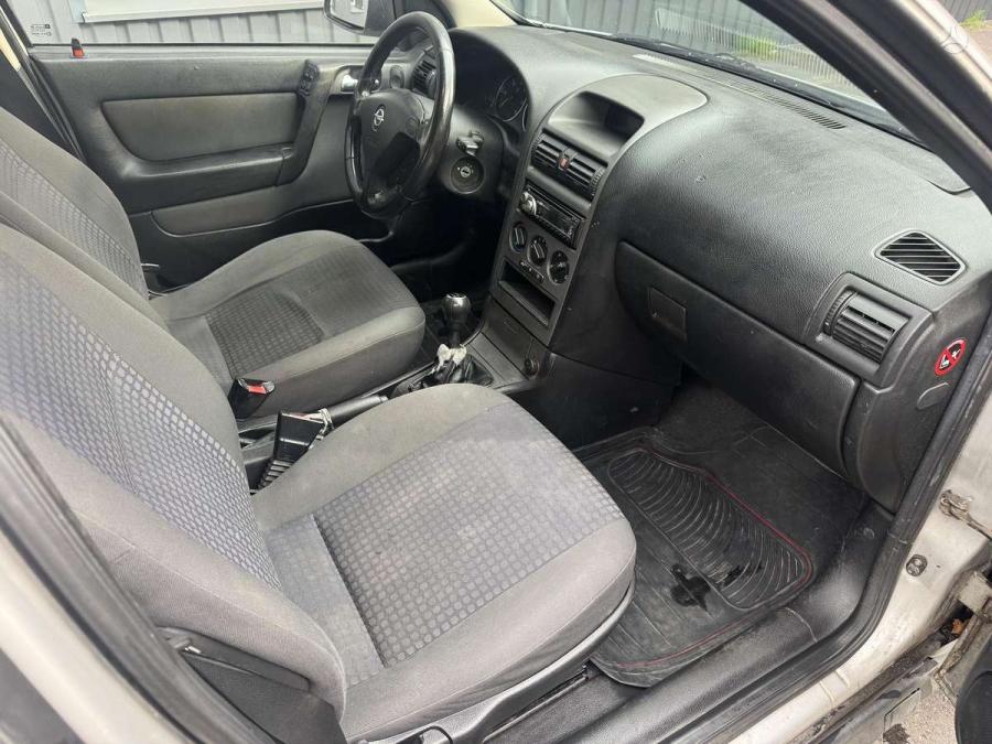 Grey Opel Astra 2003 in Alytus, with an engine capacity of 2.00 L and mileage of 308 thousand km for 1000 €, photo 11 on AUTOMOTO.COM.LV