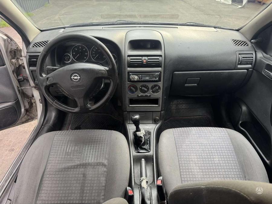 Grey Opel Astra 2003 in Alytus, with an engine capacity of 2.00 L and mileage of 308 thousand km for 1000 €, photo 16 on AUTOMOTO.COM.LV