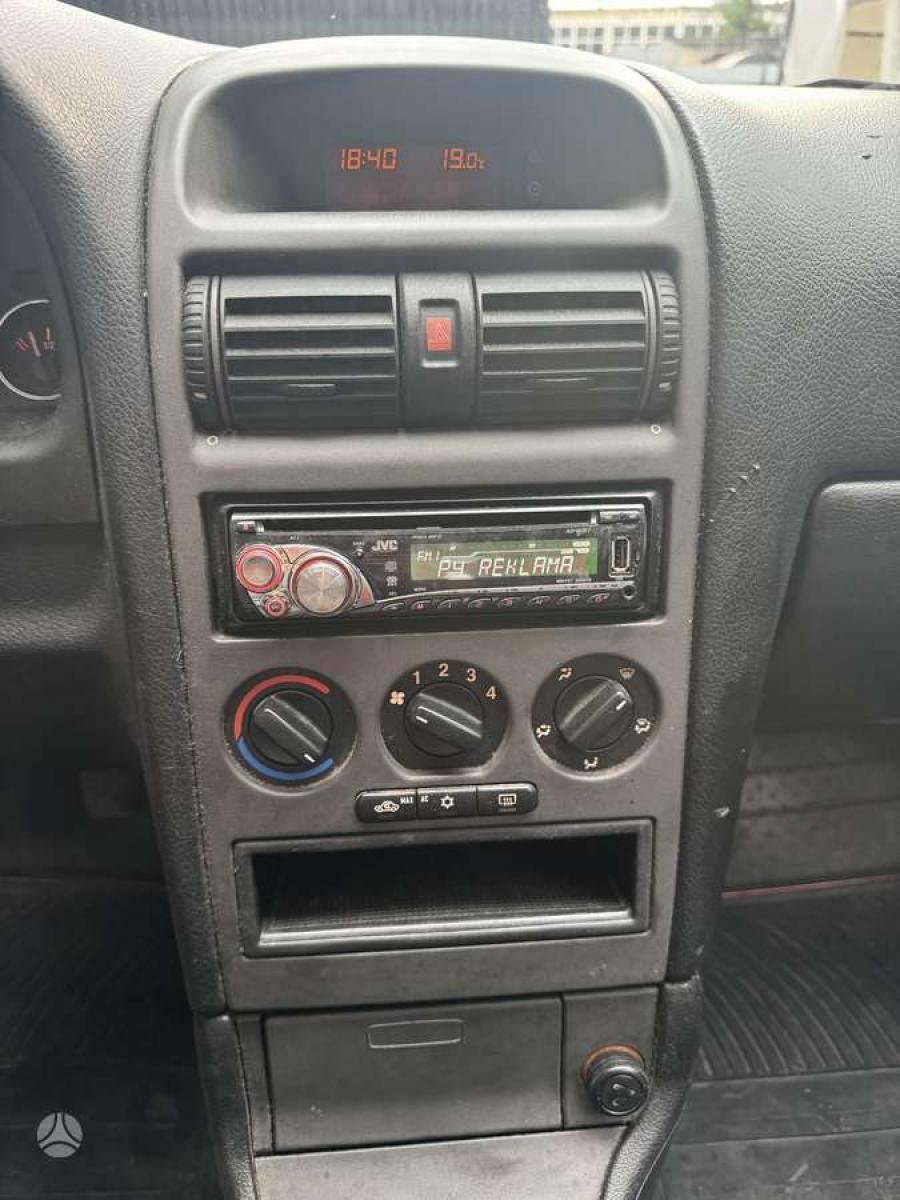 Grey Opel Astra 2003 in Alytus, with an engine capacity of 2.00 L and mileage of 308 thousand km for 1000 €, photo 21 on AUTOMOTO.COM.LV