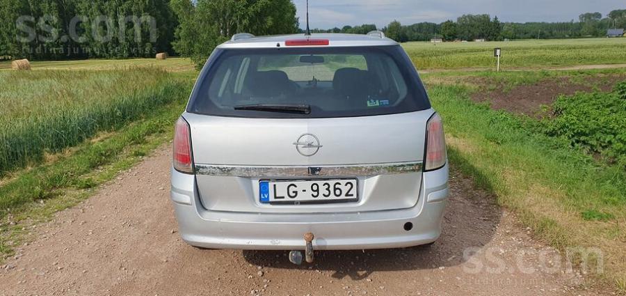 Pelēks Opel Astra 2004 Bauska, ar dzinēja tilpumu 1.70 L un nobraukumu 288 tūkst. km par 1150 €, foto 3 vietnē AUTOMOTO.COM.LV