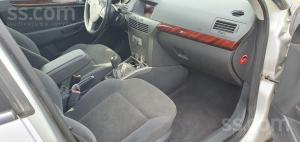 Pelēks Opel Astra 2004 Bauska, ar dzinēja tilpumu 1.70 L un nobraukumu 288 tūkst. km par 1150 €, foto 4 vietnē AUTOMOTO.COM.LV