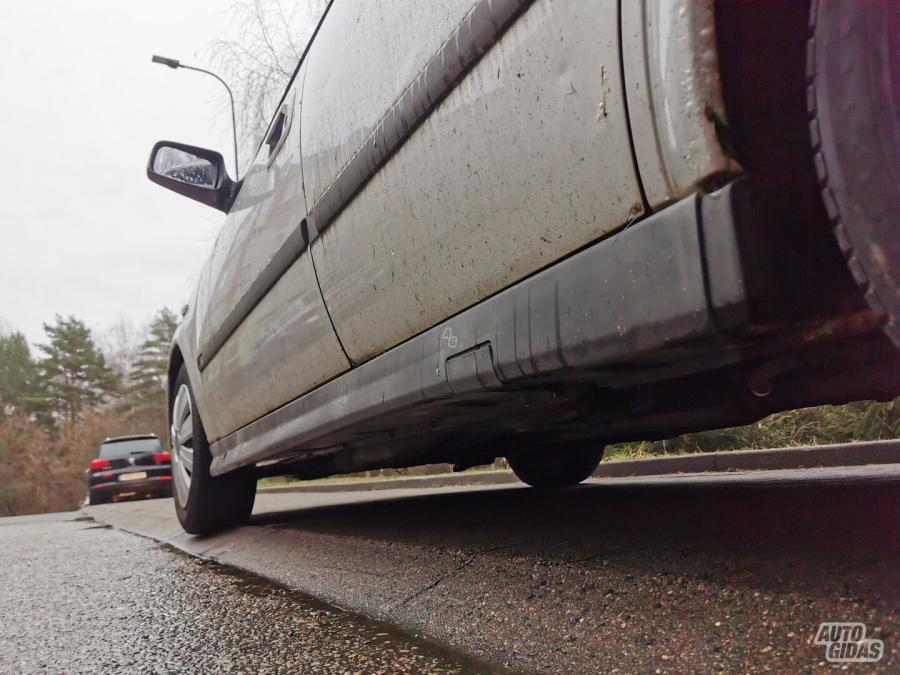 Grey Opel Astra 2004 in Vilnius, with an engine capacity of 2.00 L and mileage of 300 thousand km for 380 €, photo 7 on AUTOMOTO.COM.LV