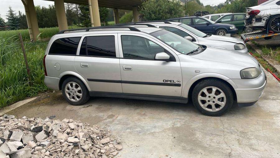 Grey Opel Astra 2004 in Marijampole, with an engine capacity of 1.60 L and mileage of 80 thousand km for 1000 €, photo 2 on AUTOMOTO.COM.LV