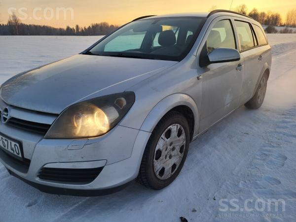 Pelēks Opel Astra 2004 Rēzekne, ar dzinēja tilpumu 1.70 L un nobraukumu 309 tūkst. km par 1350 €, foto 3 vietnē AUTOMOTO.COM.LV