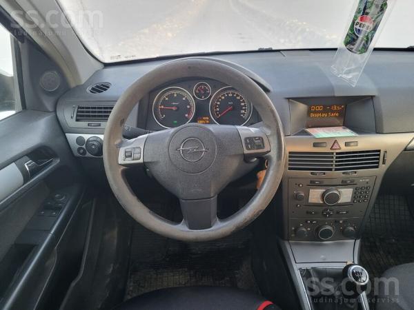 Pelēks Opel Astra 2004 Rēzekne, ar dzinēja tilpumu 1.70 L un nobraukumu 309 tūkst. km par 1350 €, foto 8 vietnē AUTOMOTO.COM.LV