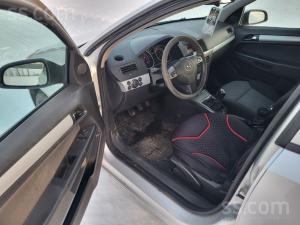 Pelēks Opel Astra 2004 Rēzekne, ar dzinēja tilpumu 1.70 L un nobraukumu 309 tūkst. km par 1350 €, foto 9 vietnē AUTOMOTO.COM.LV