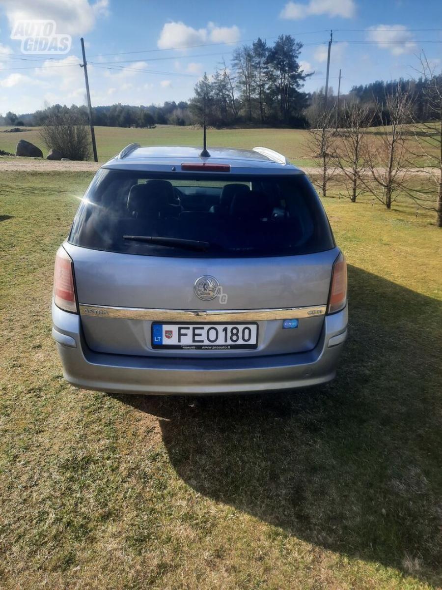 Pelēks Opel Astra 2004 Alīta, ar dzinēja tilpumu 1.70 L un nobraukumu 290 tūkst. km par 950 €, foto 7 vietnē AUTOMOTO.COM.LV