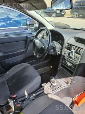 Grey Opel Astra 2004 in Riga, with an engine capacity of 1.70 L and mileage of 357 thousand km for 400 €, photo 3 on AUTOMOTO.COM.LV