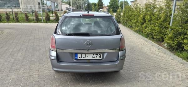 Pelēks Opel Astra 2004 Talsi, ar dzinēja tilpumu 1.70 L un nobraukumu 254 tūkst. km par 850 €, foto 3 vietnē AUTOMOTO.COM.LV