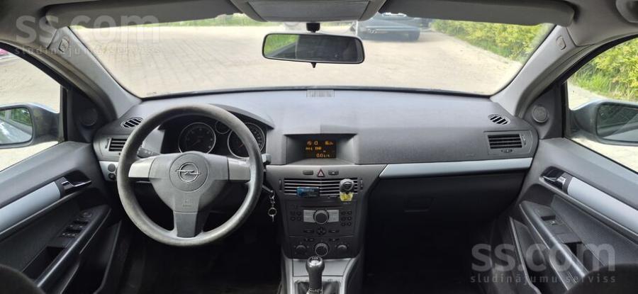 Grey Opel Astra 2004 in Talsi, with an engine capacity of 1.70 L and mileage of 254 thousand km for 850 €, photo 7 on AUTOMOTO.COM.LV